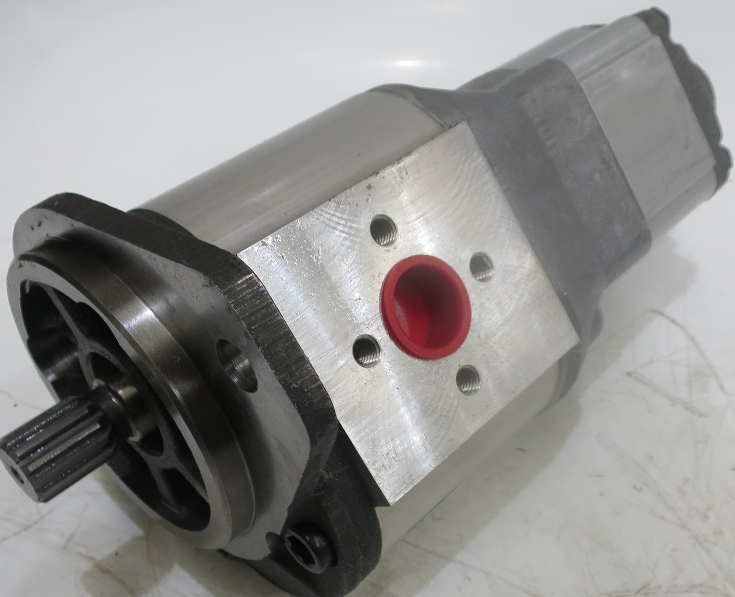 5S2/40044JCB - A 31.5/12.8L 35272 FASTRAC - White House Products, Ltd