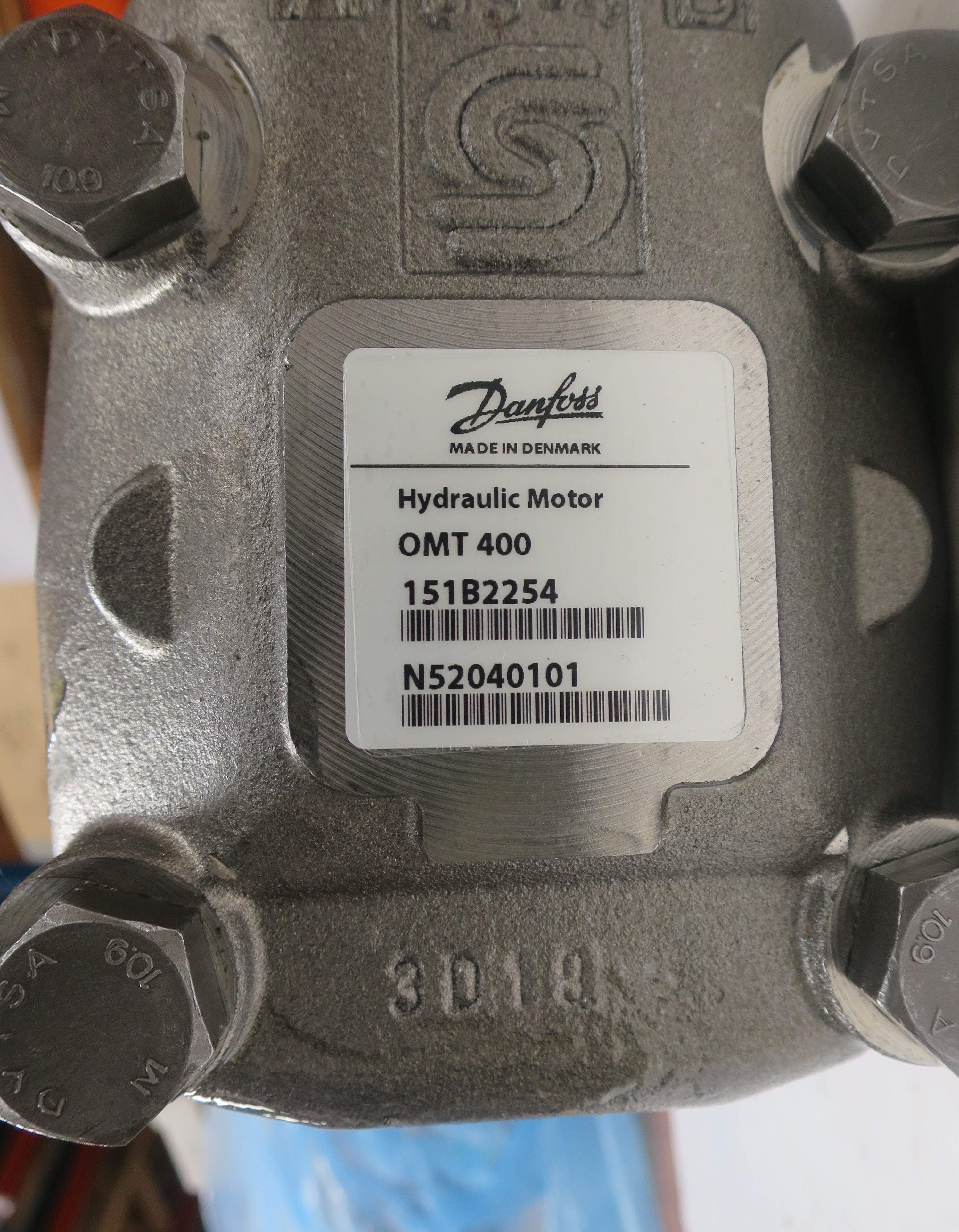 6DM/39991CAS - OMT 400 DANFOSS MOTOR 21 SPLINE - White House Products, Ltd
