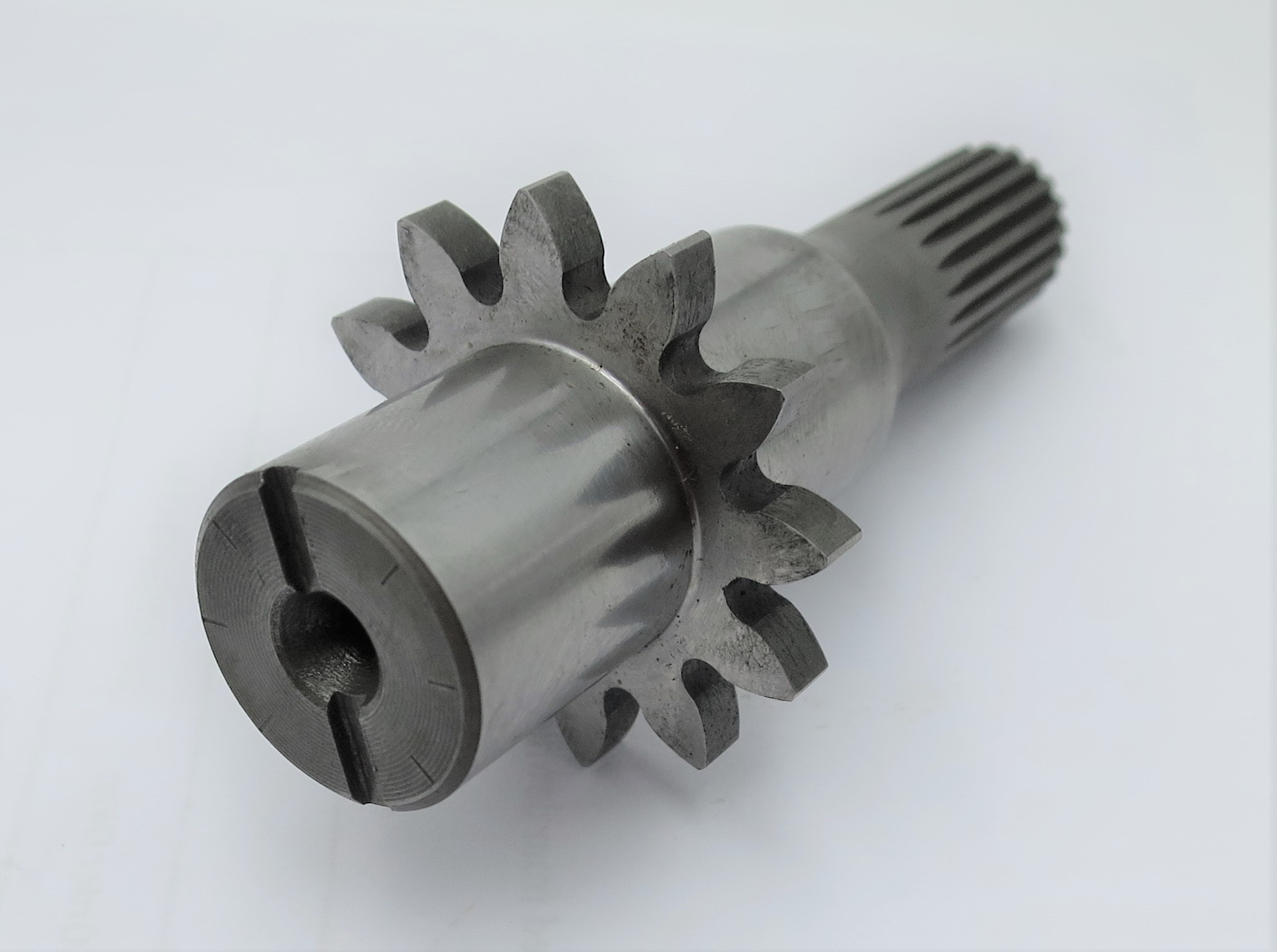 PBS12IGM4002 - CENTRE DRIVE GEAR MALE SPLINE - White House Products, Ltd