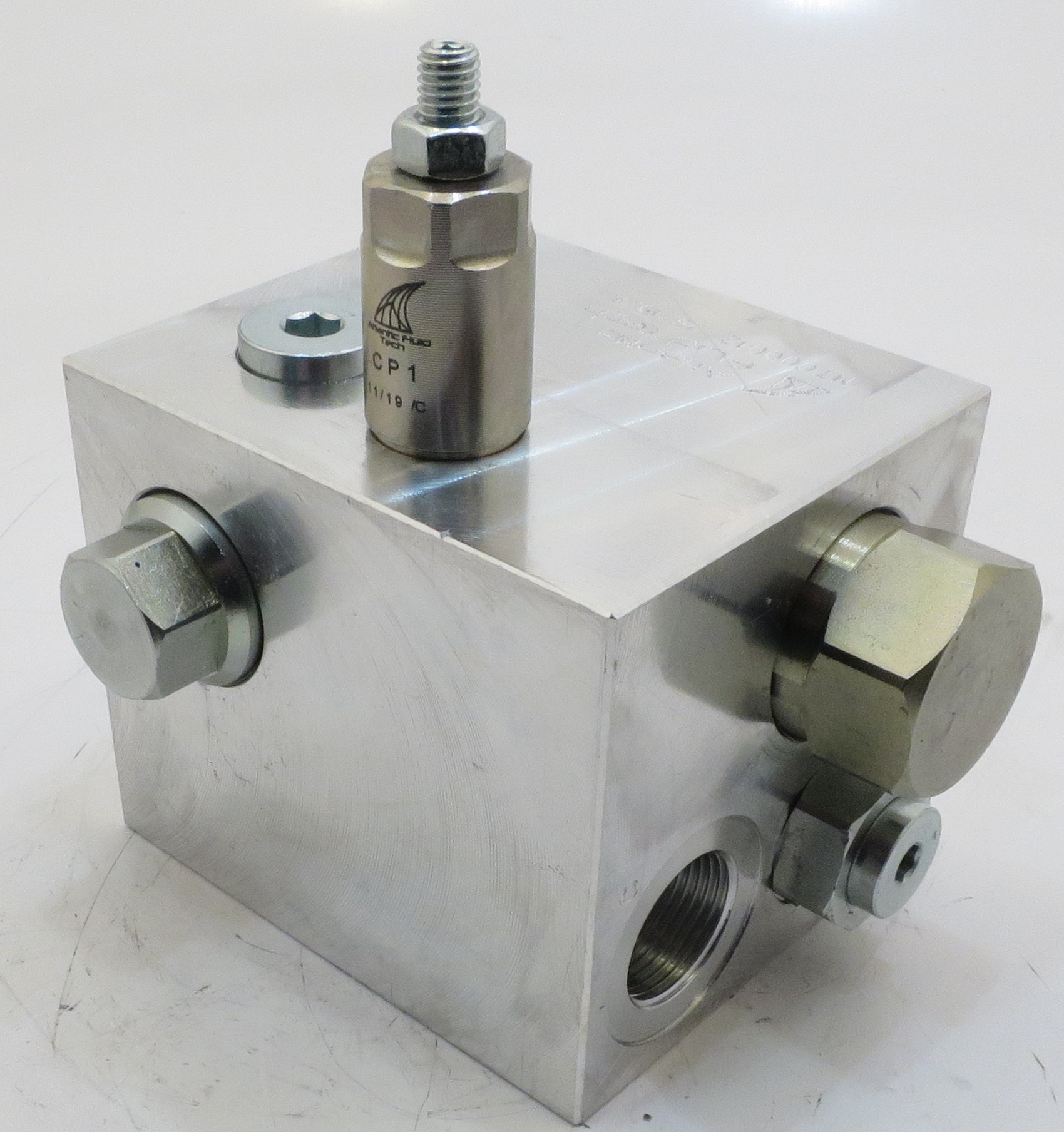 V2751 - 3/4 BSP TWIN PUMP UNLOADER VALVE - White House Products, Ltd