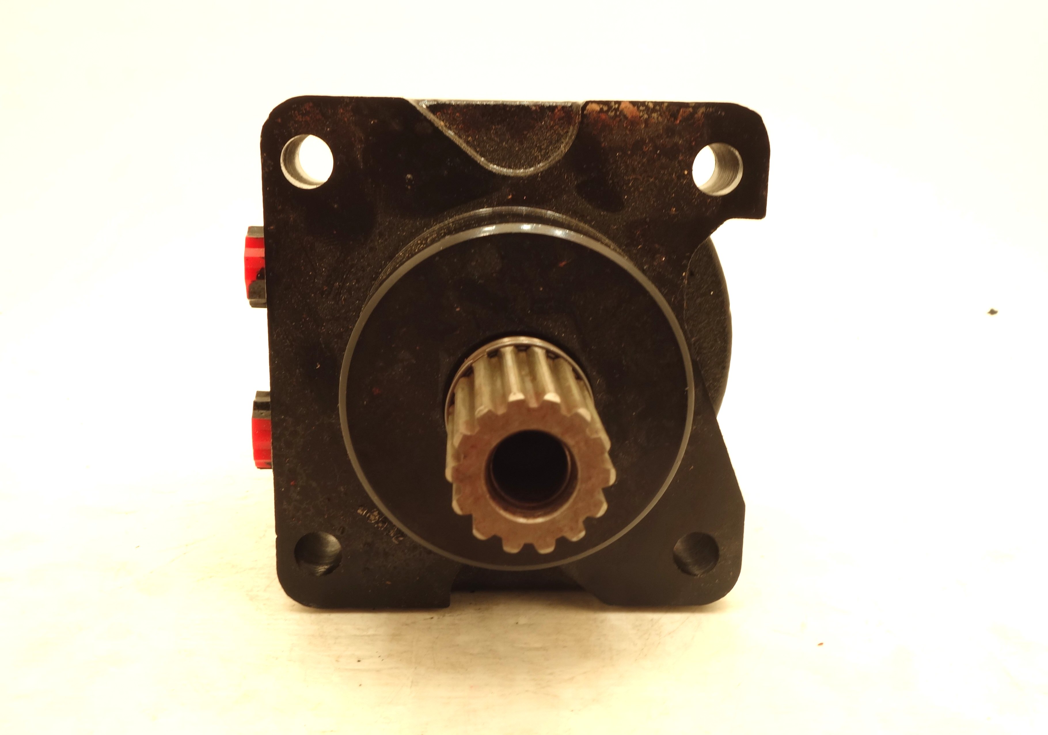 WRE240705 - WHITE 375cc/rev MOTOR - White House Products, Ltd