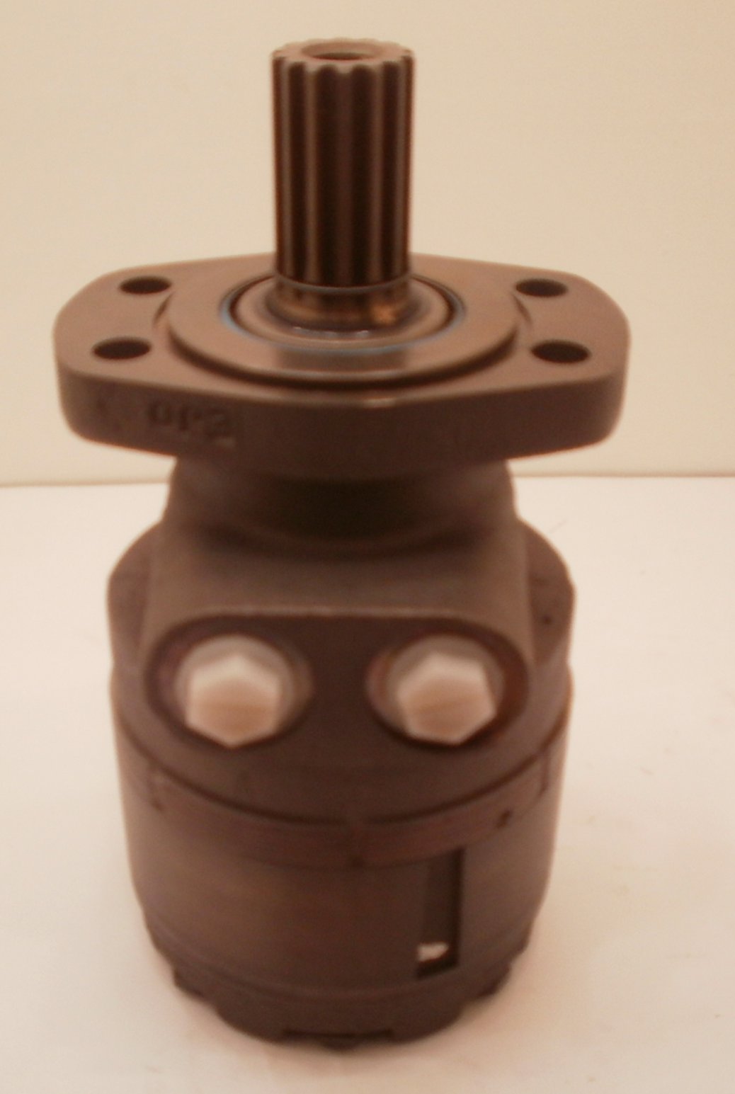 WRE320805 - WHITE 536CC RE MOTOR 14 TOOTH - White House Products, Ltd